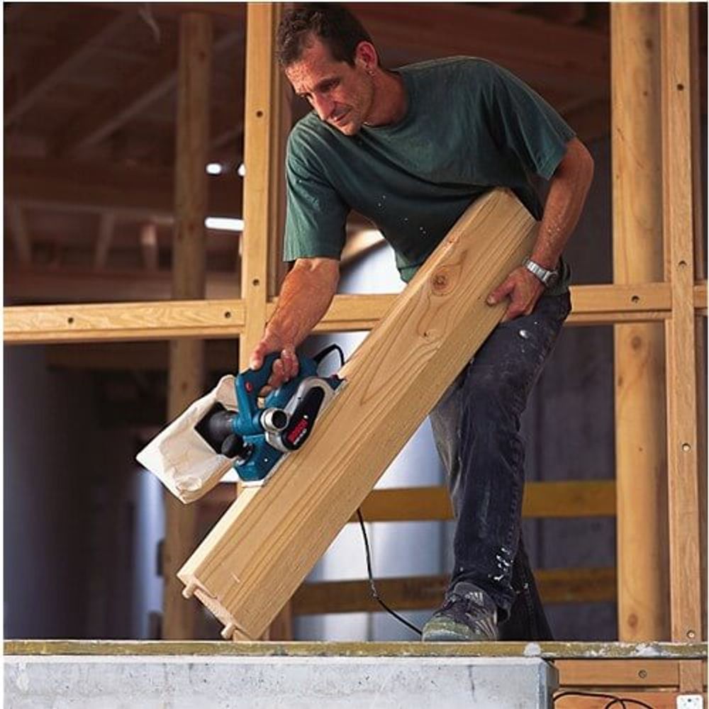 Plaina Elétrica Bosch GHO 26-82 D 710W - Diafer